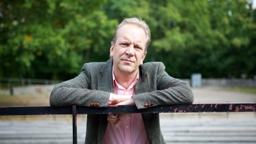 Konstvärldens fina salonger var aldrig ett mål för Vilks - Doku.nu